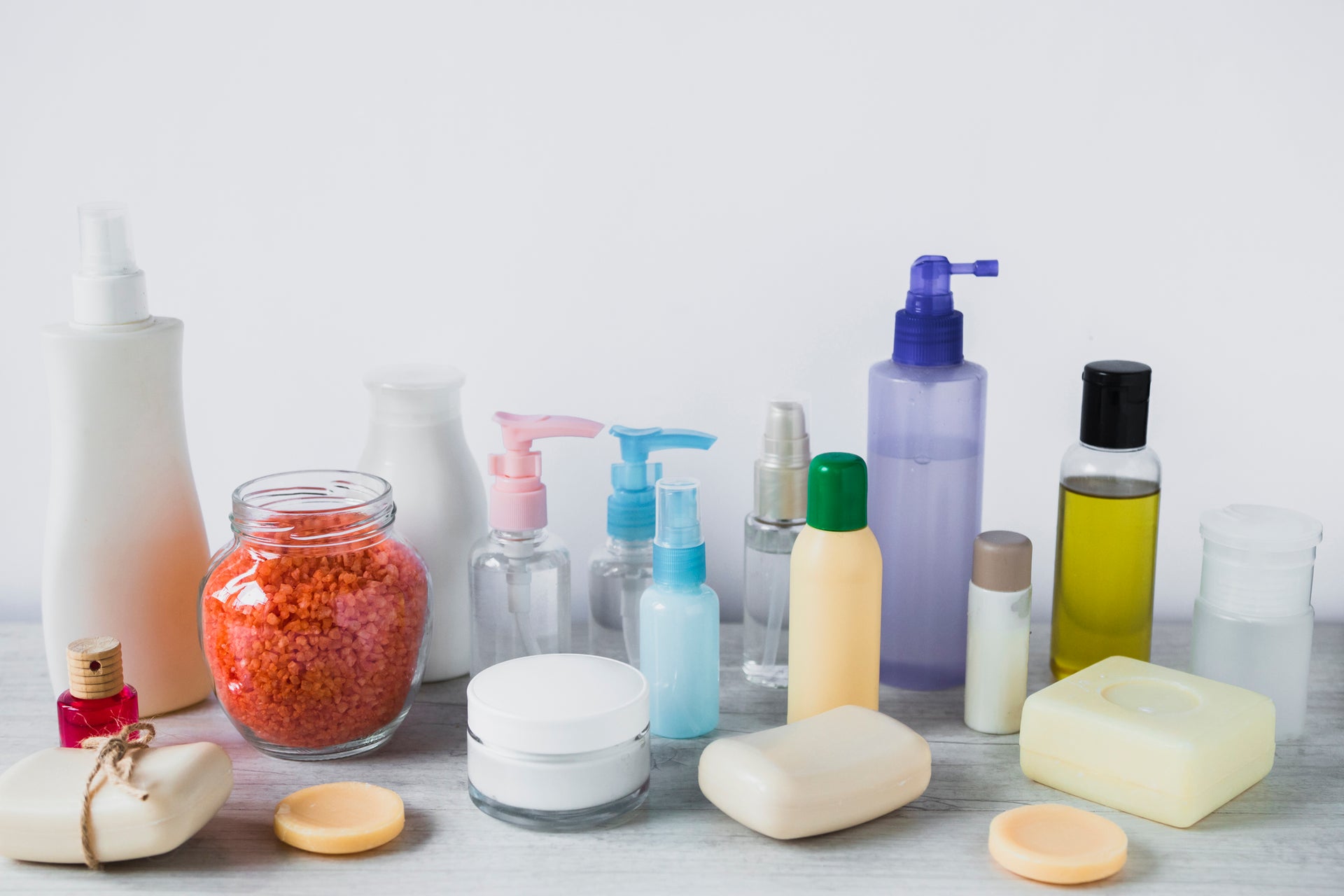 THE CHEMICALS IN COSMETICS AND HEALTH – 24Corbelle